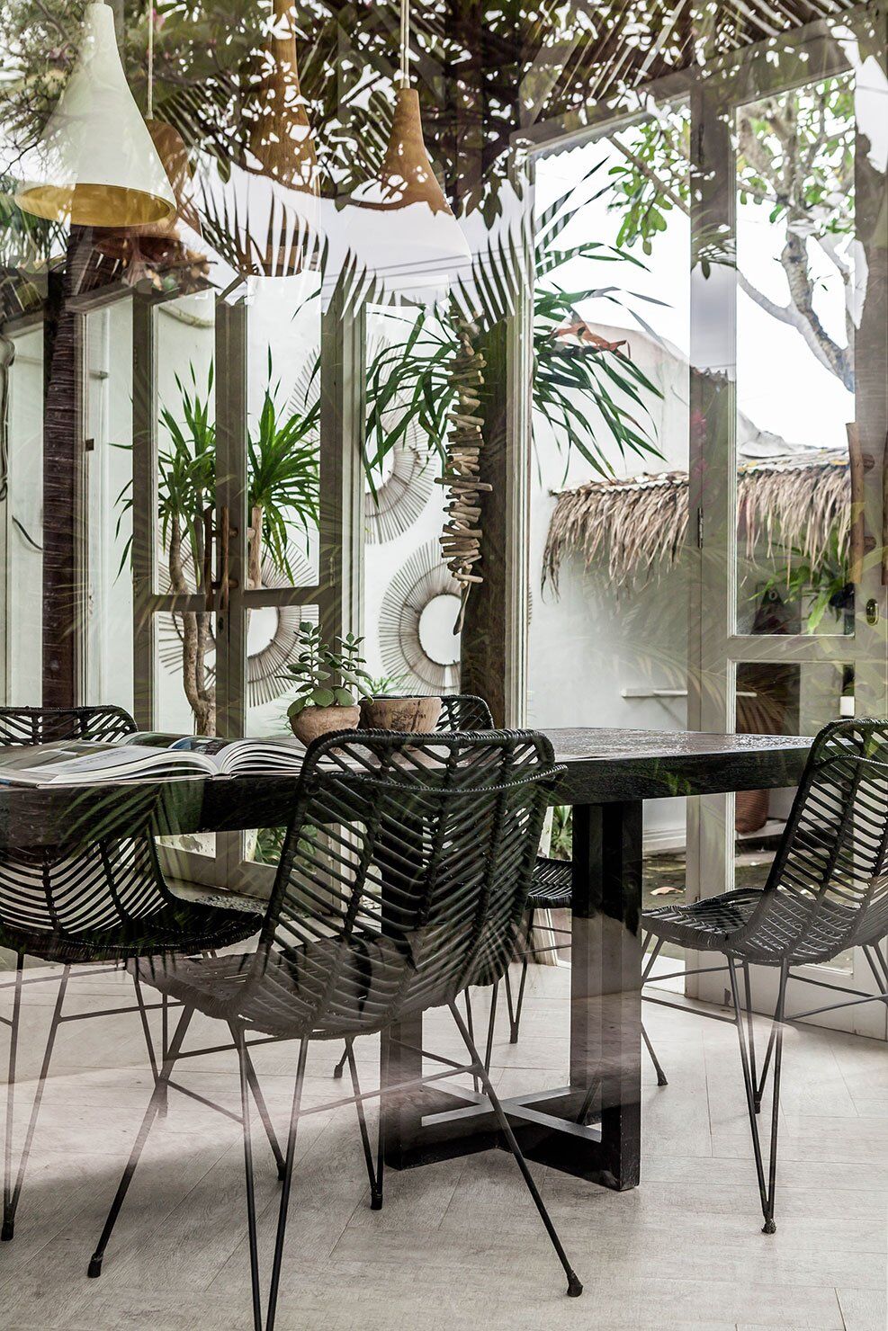 BIOMBO ARCHITECTURE & INTERIORS STUDIO - Bali Interiors